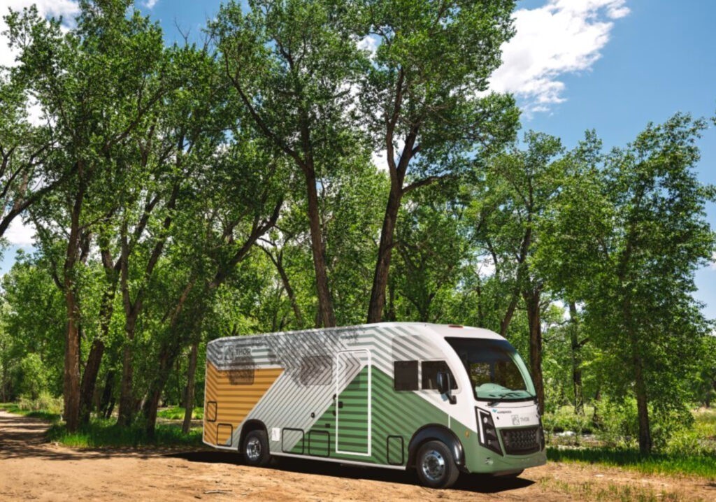 Eerste hybride integraalcamper: Thor Test Vehicle